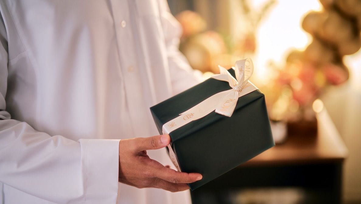 Gift Etiquette: 10 Do’s & Don’ts You Should Know